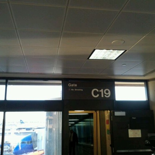 Gate C19 - Sky Harbor - 3 tips