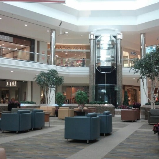 Twelve Oaks Mall 27458 Novi Road