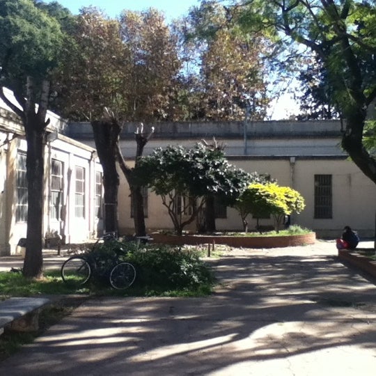 Photos at Facultad de Ciencias Veterinarias (UBA) - College Science ...