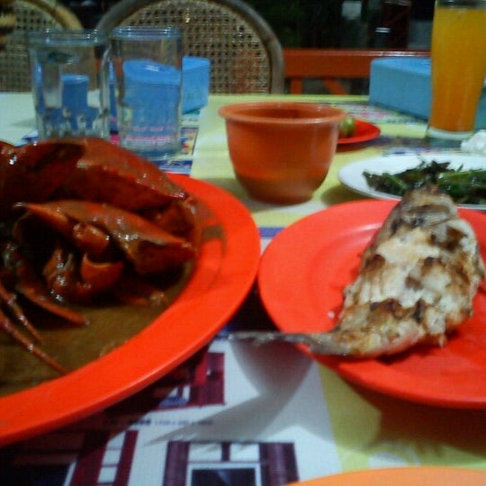 Biru laut, seafood restaurant - Pasir padi