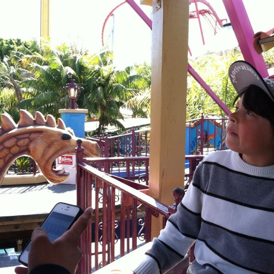 Photos at Dragon Swing - Theme Park Ride / Attraction