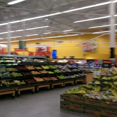 Fotos bei Walmart Supercenter - Ft. Pierce, FL