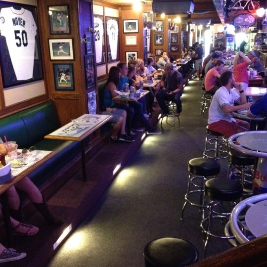 Sluggers Sports Bar - Pioneer Square - 538 1st Ave S