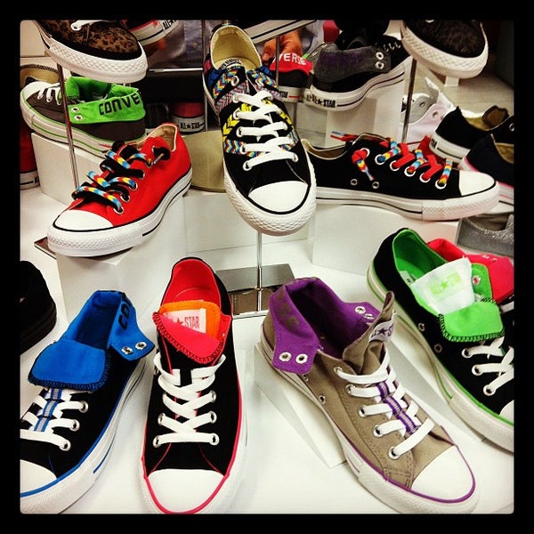 Lady Footlocker - Schaumburg, IL