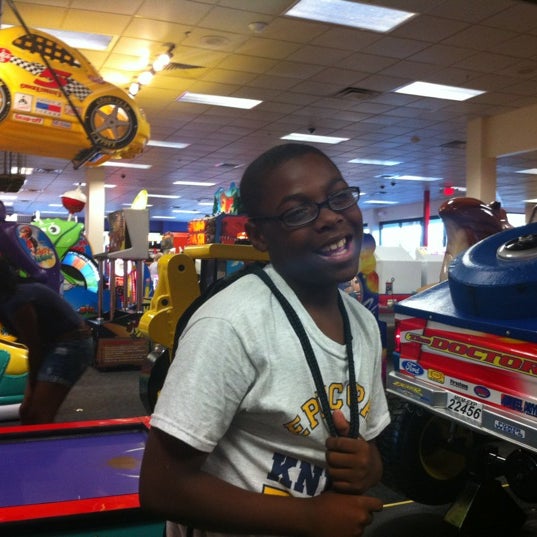 Chuck E Cheese Broadmoor Sherwood 11324 Boardwalk Dr