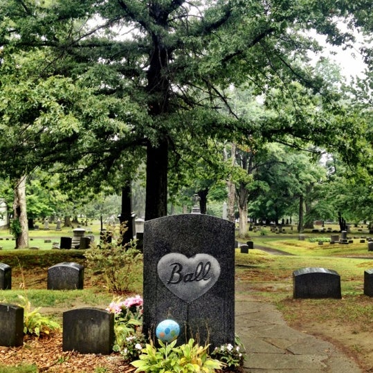 Lucille Ball's Gravesite - Cemetery in Jamestown