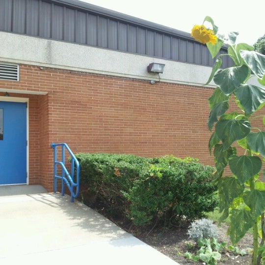 Ruby F Carver Elementary School - Elementary School in Henrico