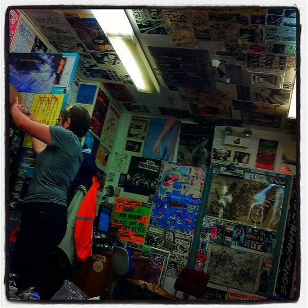 KDVS 90.3FM - Davis, CA