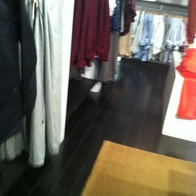 Club Monaco - Clothing Store in Entertainment District