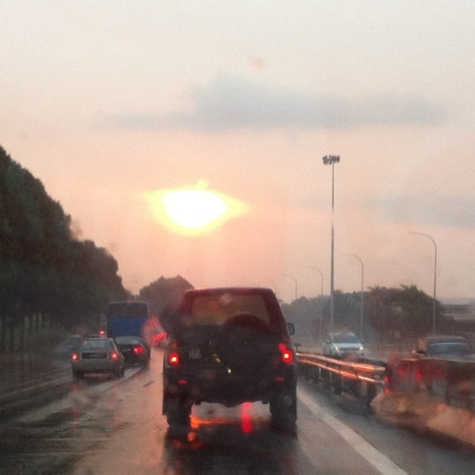Exit 255 Kempas - Road
