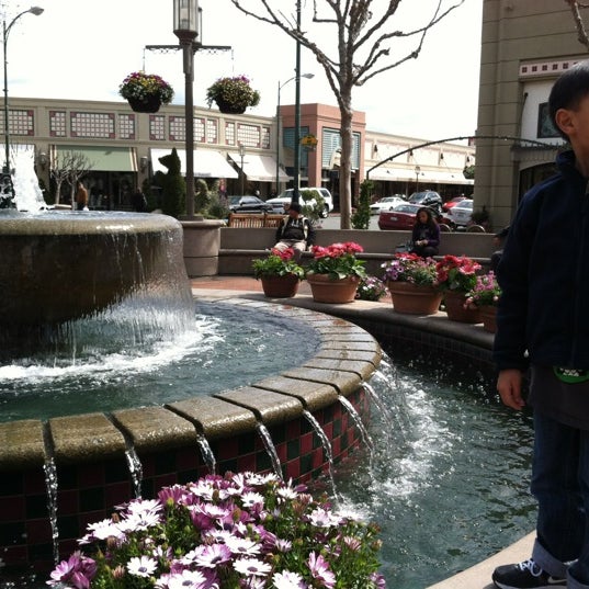 Broadway Plaza Main Fountain - Downtown Walnut Creek - Walnut Creek, CA