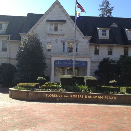Hofstra Hall - 1 tip