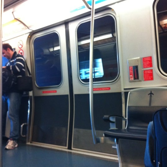 JFK AirTrain - Terminal 7 - Airport Tram in Jamaica
