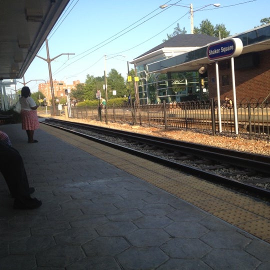 RTA Shaker Square Rapid Station - Light Rail Station in Buckeye - Shaker