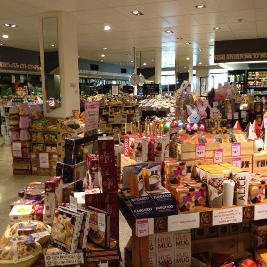 Thomas Dux (Now Closed) - 285A Crown St.