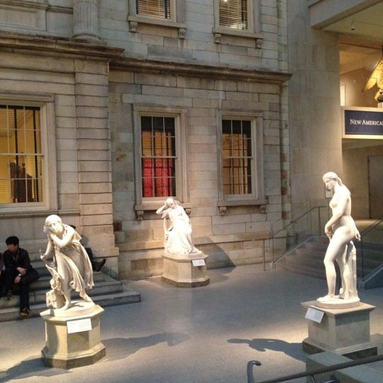 Photos at Metropolitan Museum Steps - Central Park - New York, NY