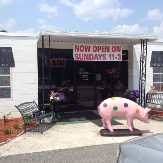 Treemendous BBQ - BBQ Joint