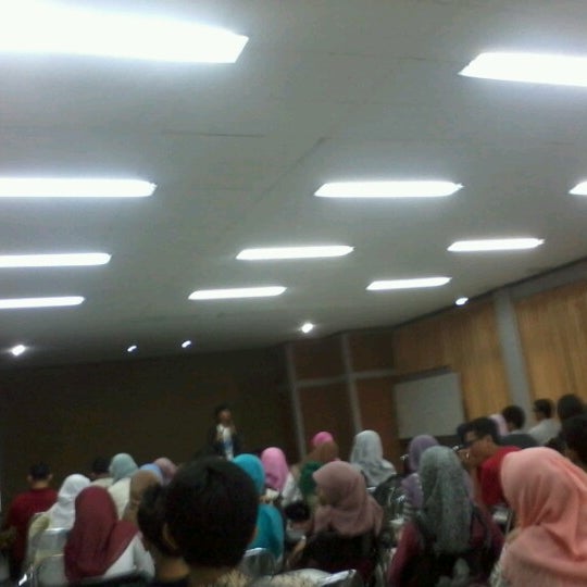 Photos at Pusgiwa UI - Community College in Depok