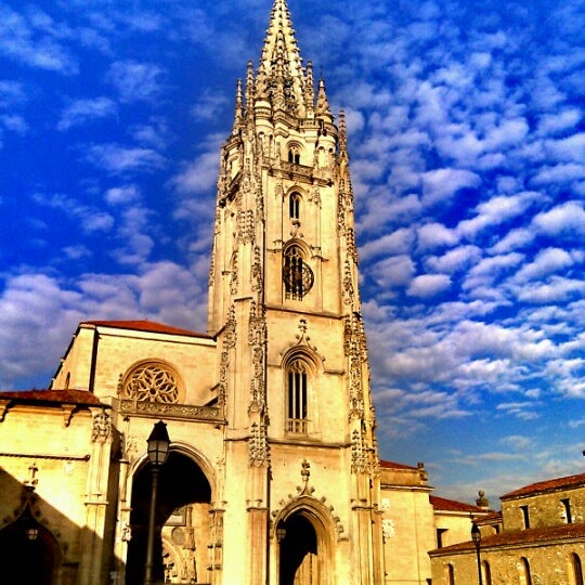 Catedral San Salvador de Oviedo - Church in Oviedo
