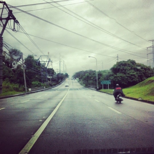 Laguna Technopark Gate 1 - Park