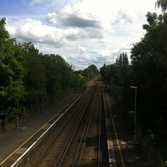 Longfield Railway Station (LGF) - Rail Station