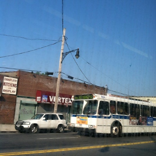 MTA MaBSTOA & Bee-Line Bus at E. Gun Hill & Boston Road: (Bx28, Bx30 ...
