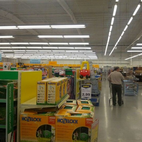 Makro - Warehouse or Wholesale Store in Ipswich