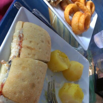 Theo's Metro - Greek Restaurant in Kingston