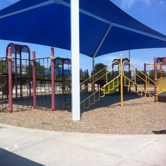 Photos at Bessie Gunstream Elementary School - 7600 Rockyridge Dr