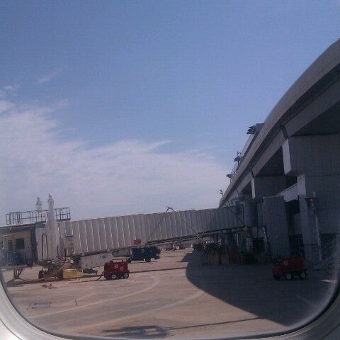 Photos at Gate B27 - Terminal B