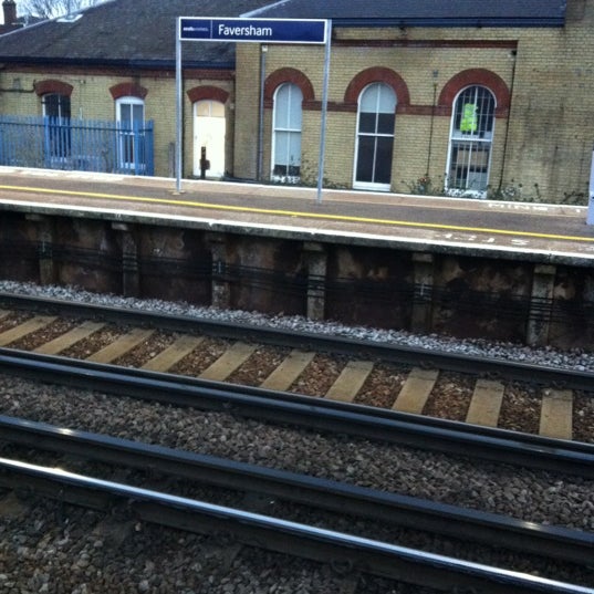 Faversham Railway Station (FAV) - Rail Station in Faversham