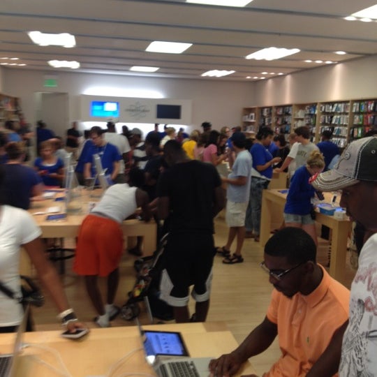 Photos at Apple Towson Town Center - Towson, MD