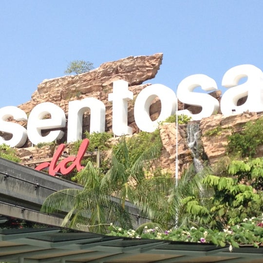 Must Visit Li0n City Singap0re