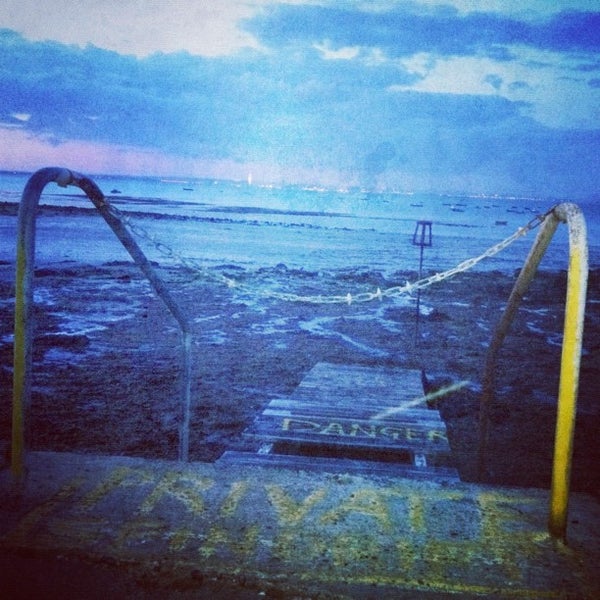 Photos at Ryde Esplanade Railway Station (RYD) - 1 tip from 448 visitors