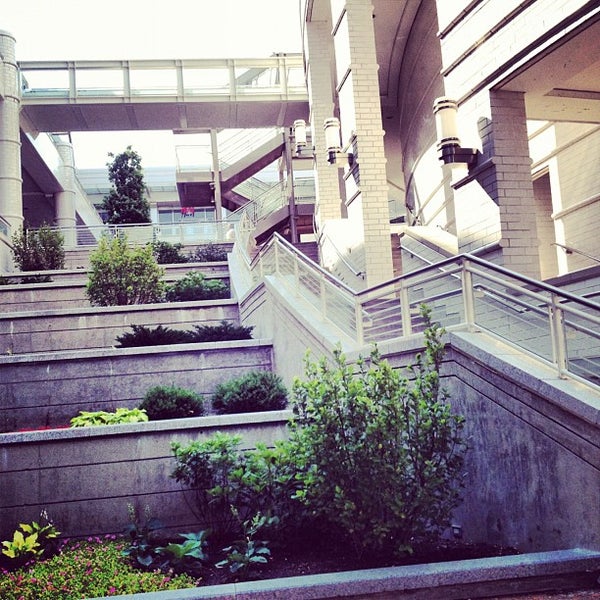 Oakbrook Center - Shopping Mall