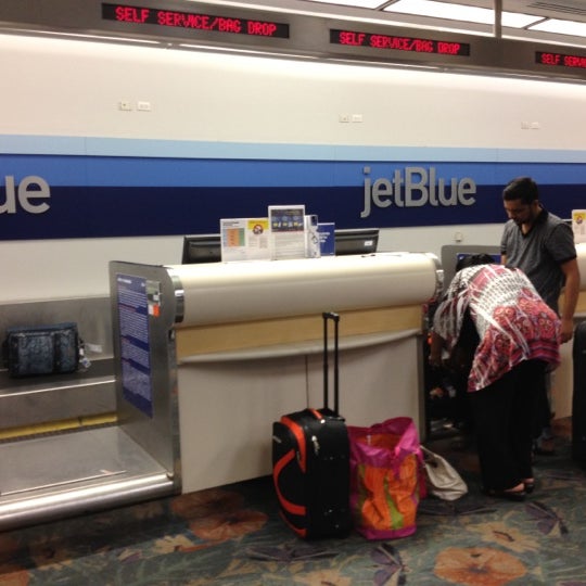 JetBlue Check-in - Airport Ticket Counter