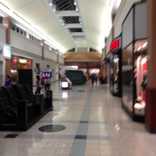 Photos at Pembroke Lakes Mall - Shopping Mall in Pembroke Pines