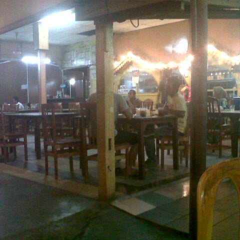 Restoran Perindu Kuning, Chendering - Thai Restaurant in Kuala Terengganu