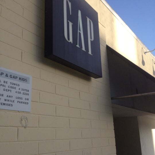 GAP - Clothing Store in Santa Monica
