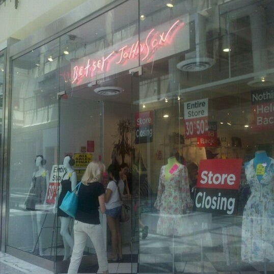 Betsey Johnson - Boutique