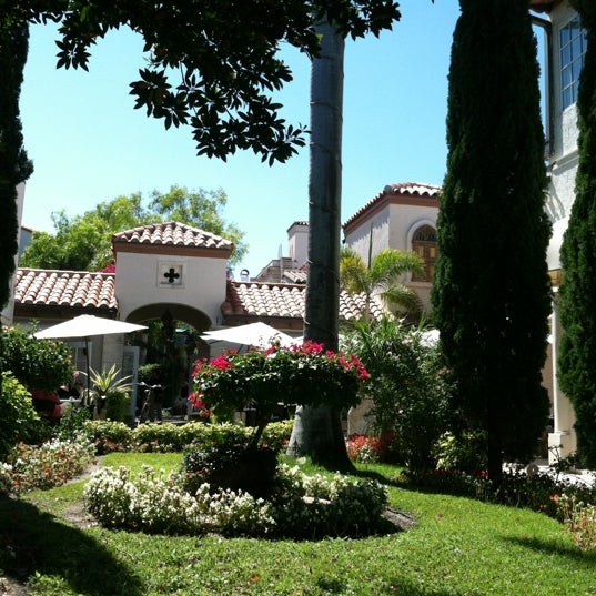 Cafe Via Flora - Café in Palm Beach