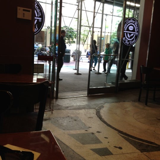 The Coffee Bean & Tea Leaf (Now Closed) - Coffee Shop in Garment District