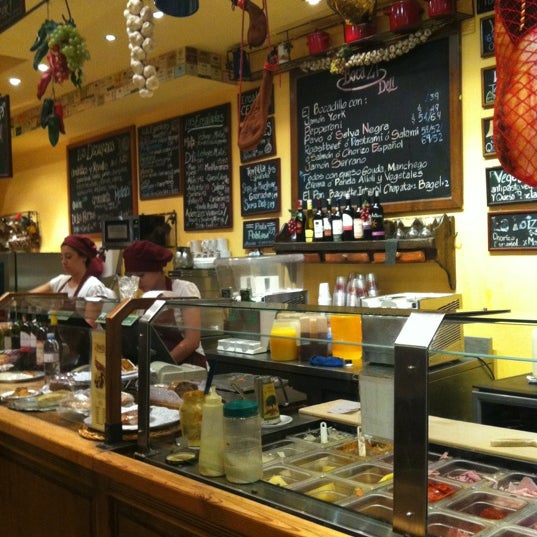 Boca 21 Deli - Deli / Bodega