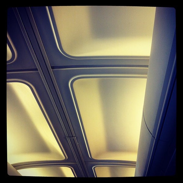 Alaska Airlines Flight 498 - Plane