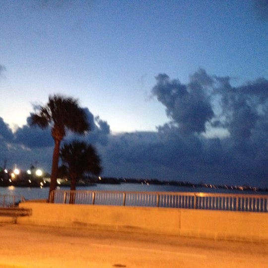 Tom Stuart Causeway - 313 visitors