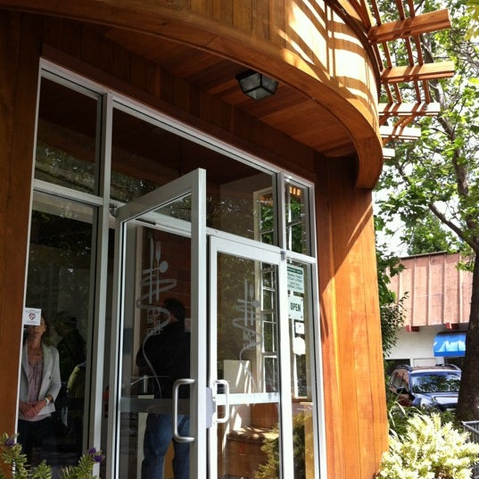 Half Day Cafe - Breakfast Spot