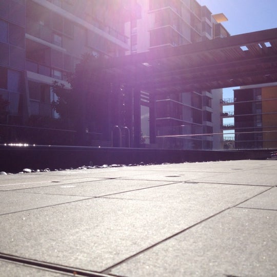 Trio Infinity Pool - Swimming Pool in Camperdown