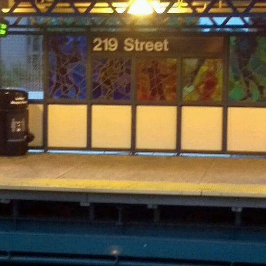 Photos at MTA Subway - 219th St (2/5) - Metro Station in Williamsbridge