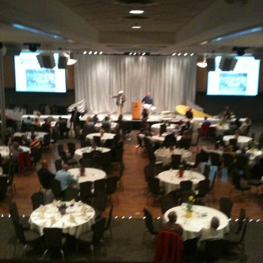 Pinnacle Center - 3330 Highland Dr