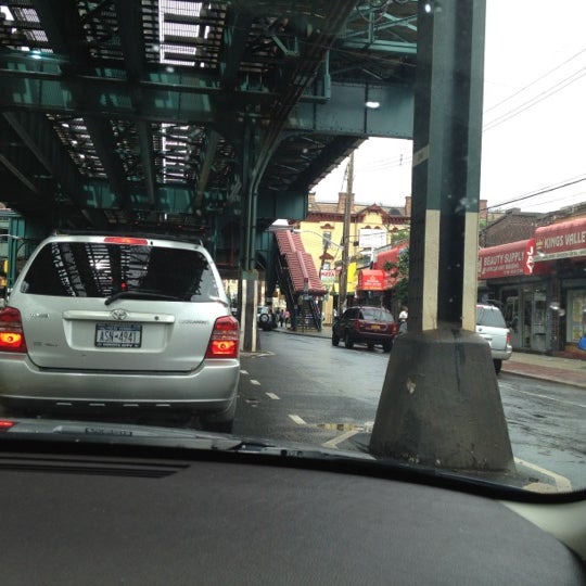 Photos at MTA Subway - 219th St (2/5) - Metro Station in Williamsbridge
